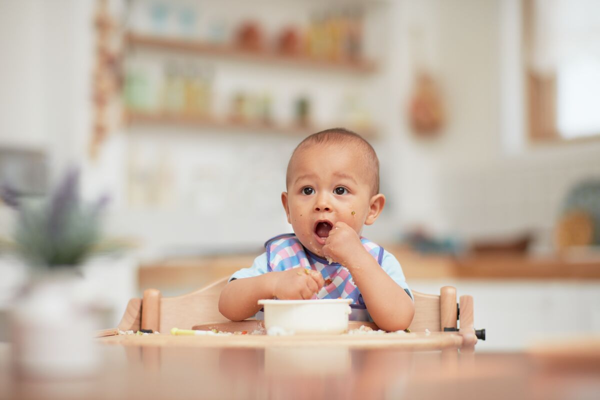 Baby Feeding Milestones: What to Expect in the First 18 Months – Pigeon ...